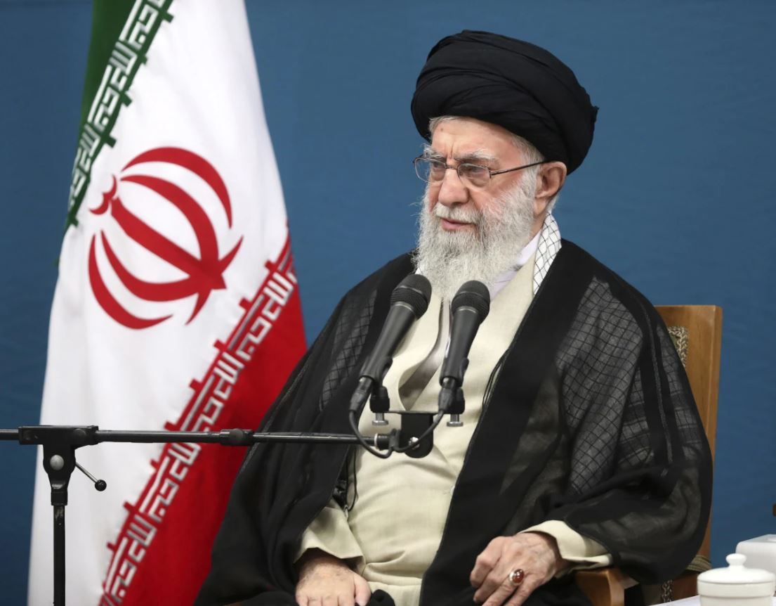 Líder supremo do Irã diz que não vai recuar e promete novo ataque a ...